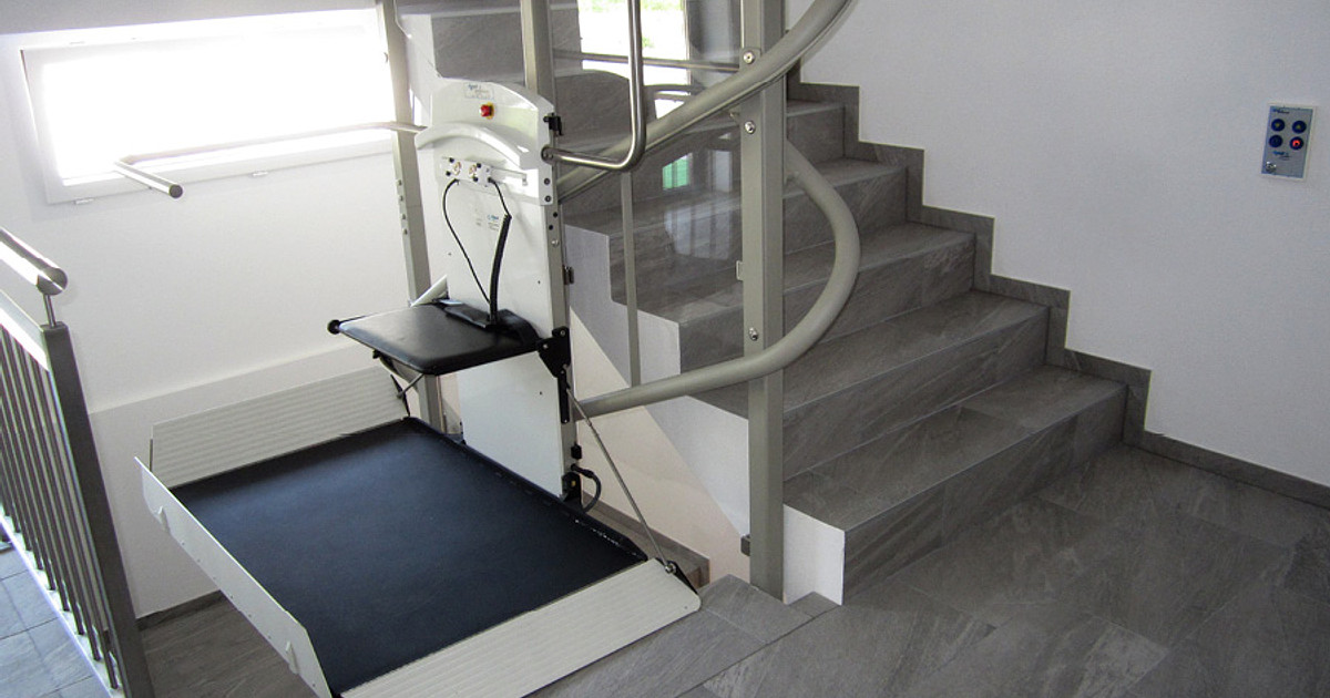 Platform lift | Indoor use | Curved staircases | Connect up to 4 floors ...